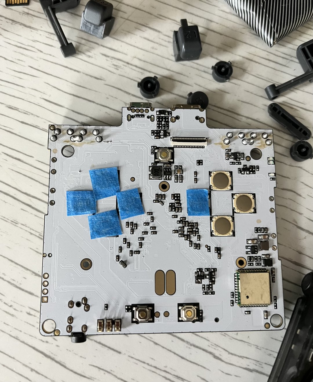 How the Make the RG35XX SP Buttons Quieter - Retro Handhelds