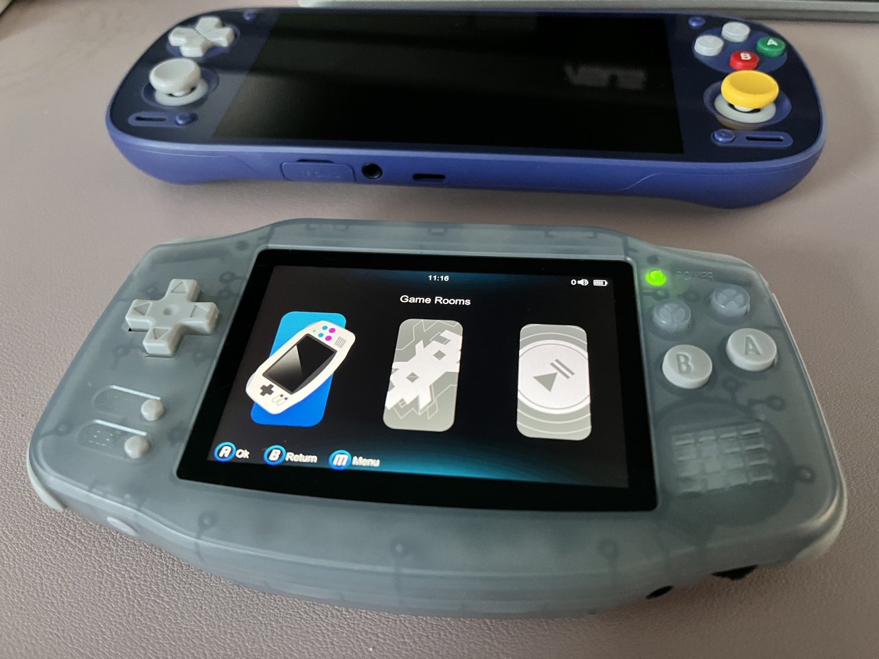 Hands-on With the Anbernic RG34XX in Glacier - Retro Handhelds