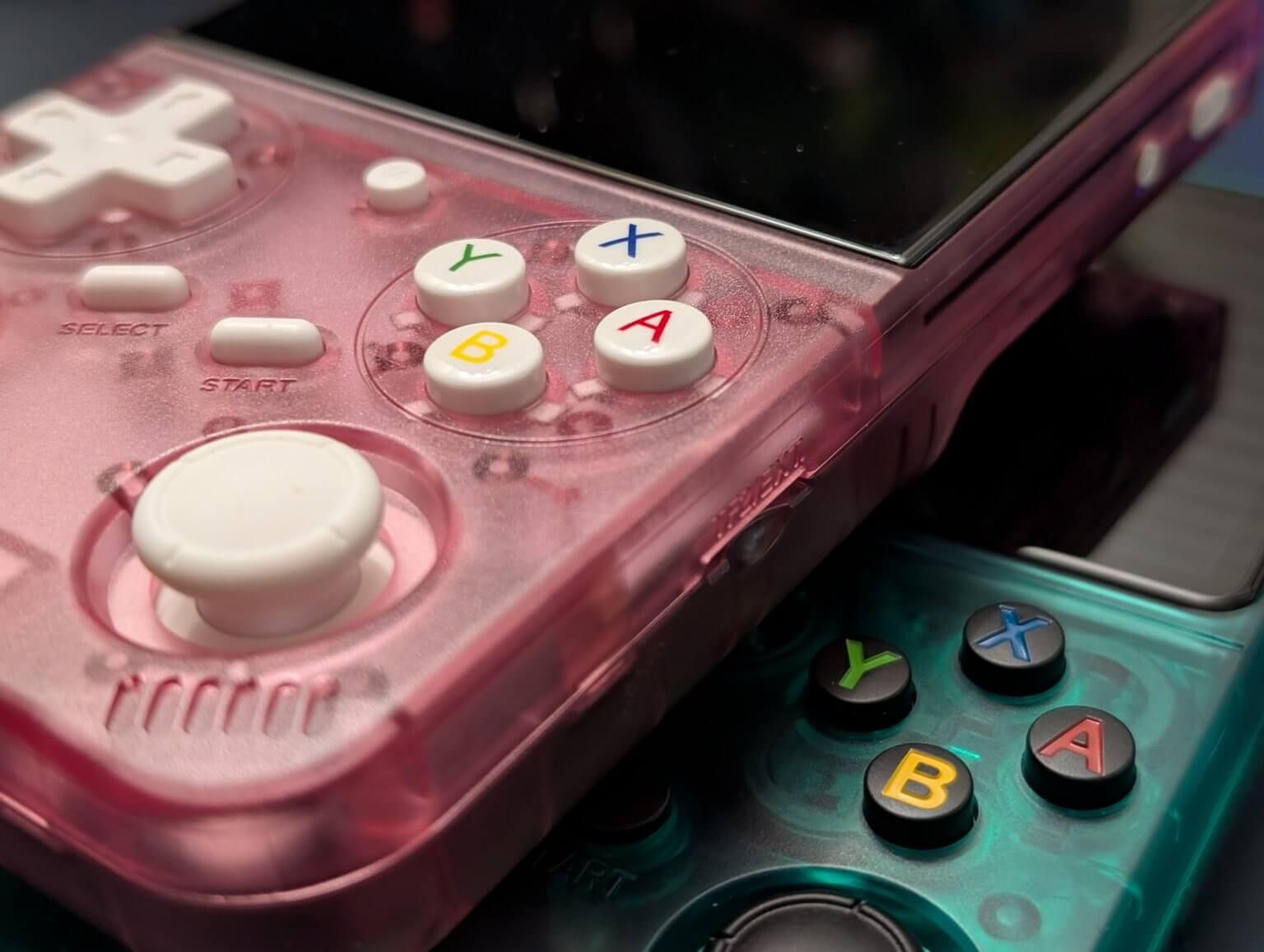 R36S vs. BatleXP G350: A Budget Beatdown? - Retro Handhelds