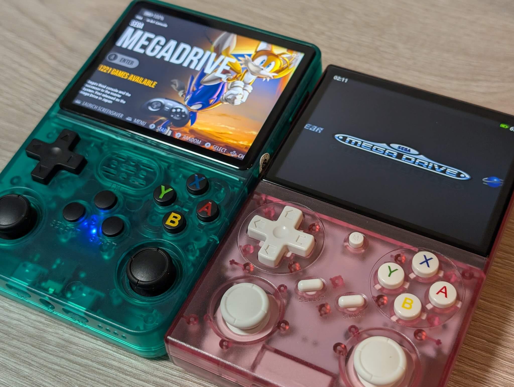 R36S vs. BatleXP G350: A Budget Beatdown? - Retro Handhelds