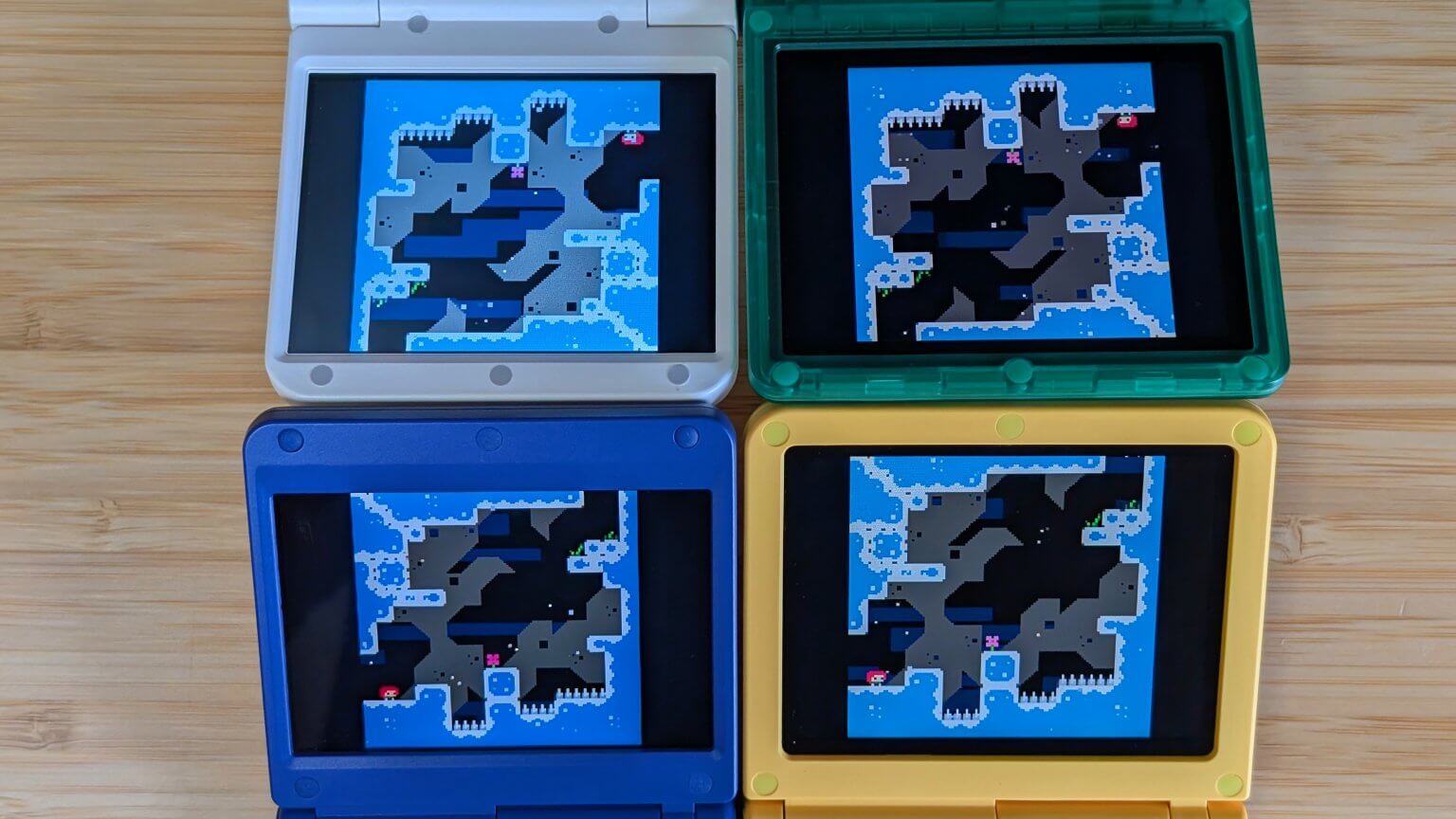 A Clamshell Comparison: What Wins? - Retro Handhelds