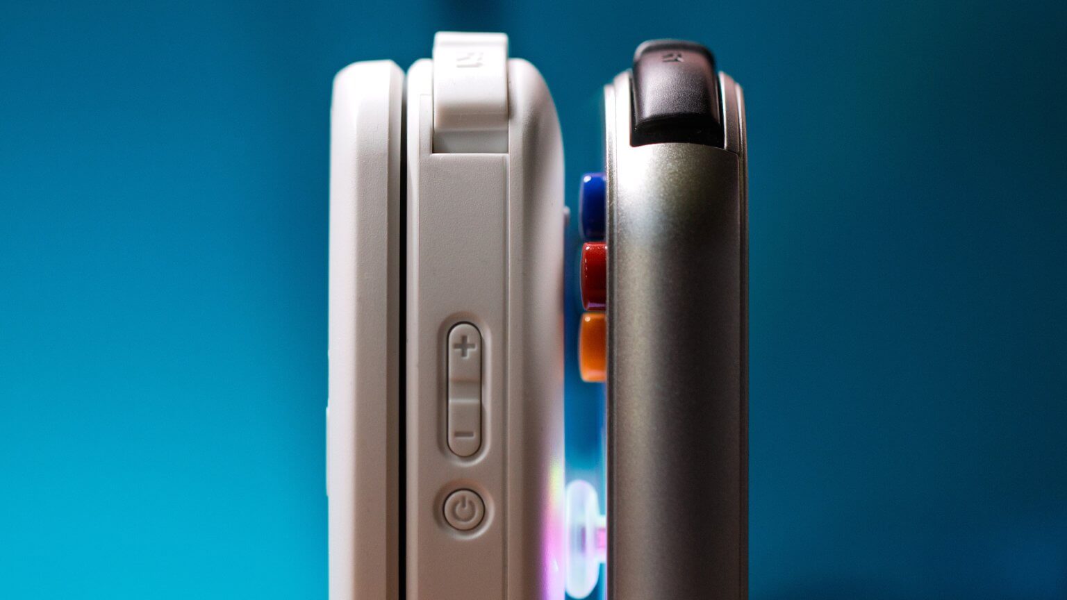 Anbernic RG477M First Impressions: A Chonky Beast - Retro Handhelds