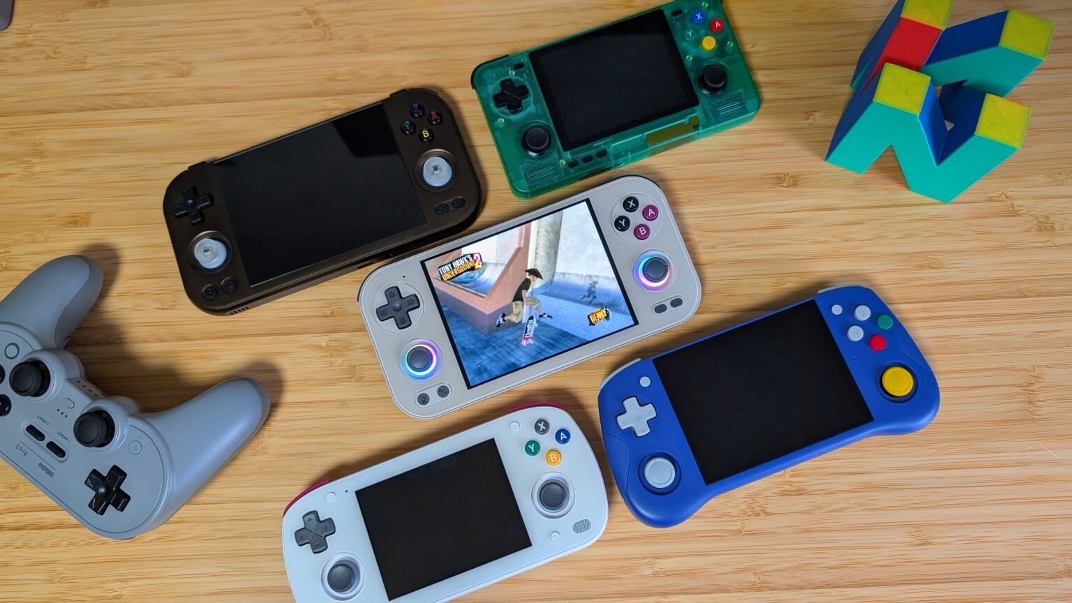 Anbernic RG476H Review: Anbernic’s Best T820 - Retro Handhelds